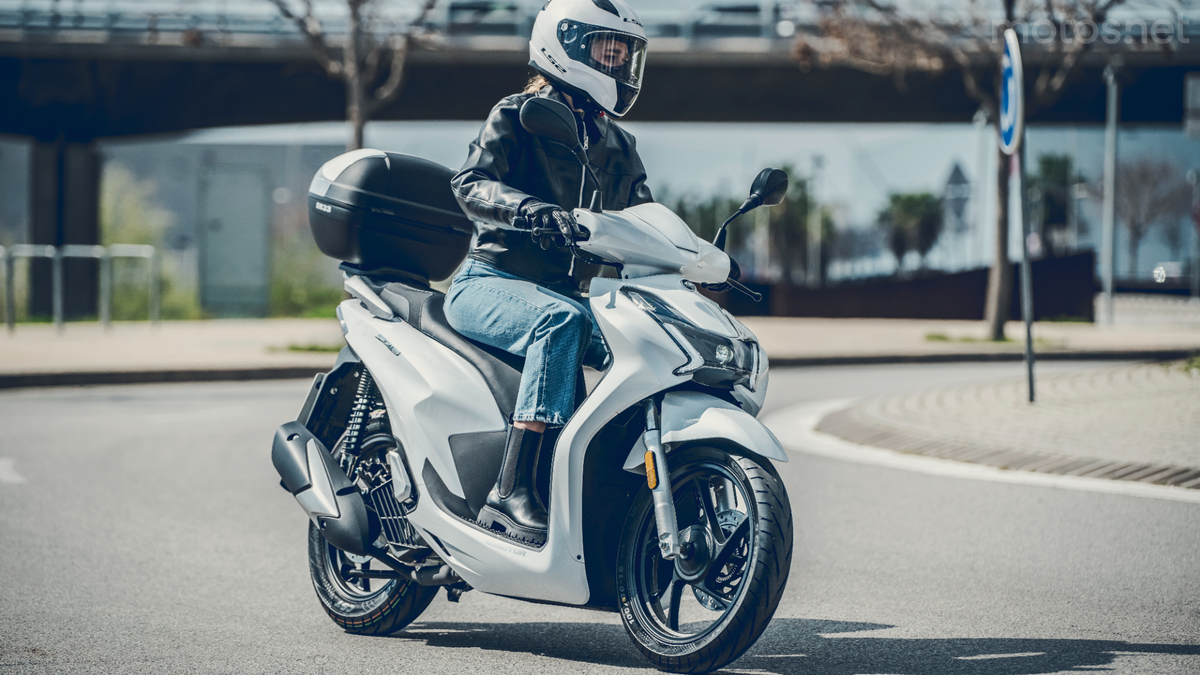 Nuevo QJ Motor SQ 16 por 2.899 €, scooter 125 de rueda alta | Noticias motos.net