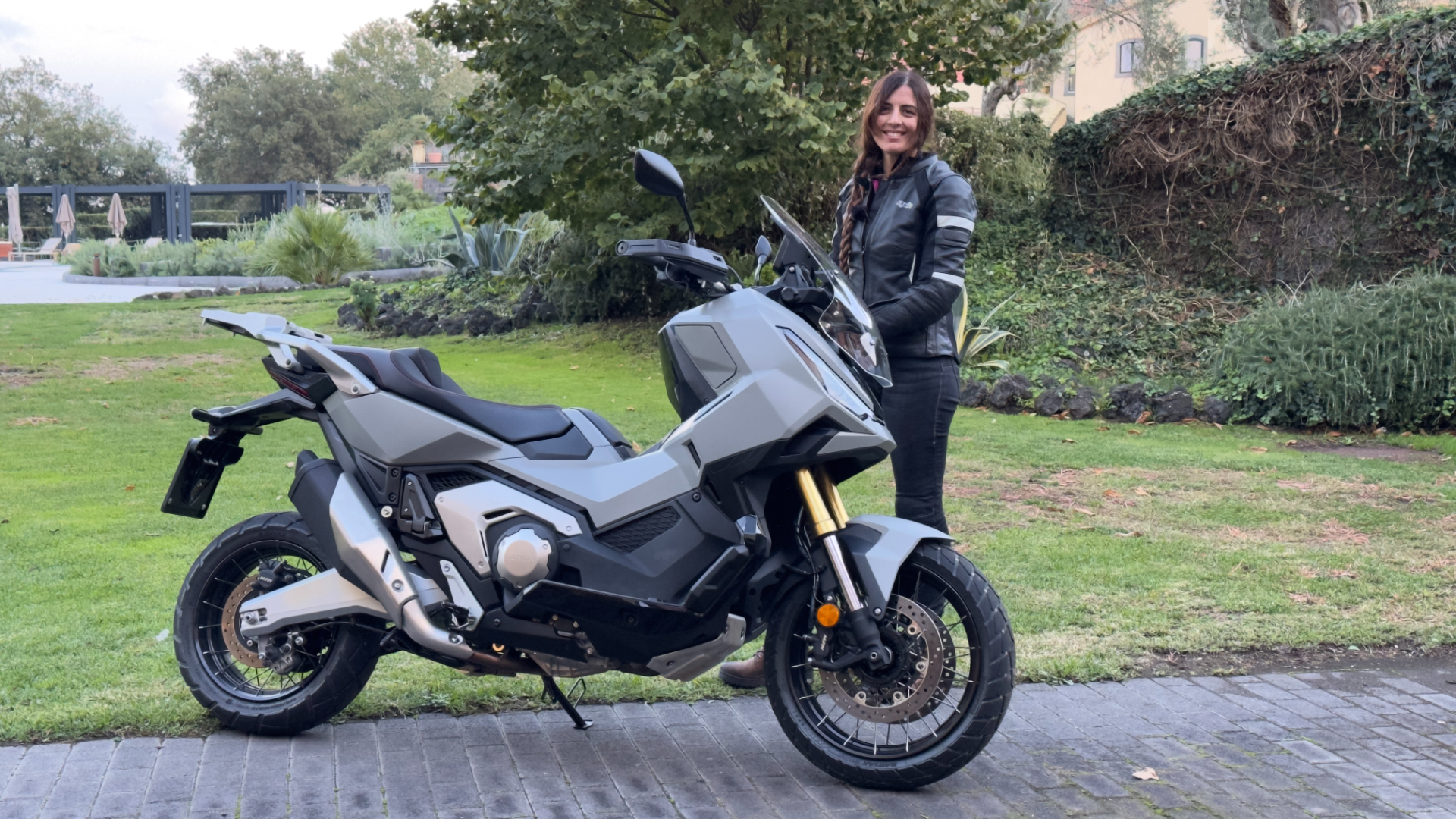 Honda X-ADV 2025, ¿la todo-en-uno definitiva? | Noticias motos.net