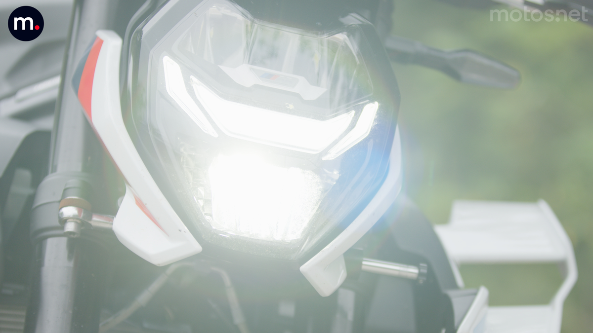 Prueba a fondo de la BMW M 1000 R 2023 en circuito y carretera ...