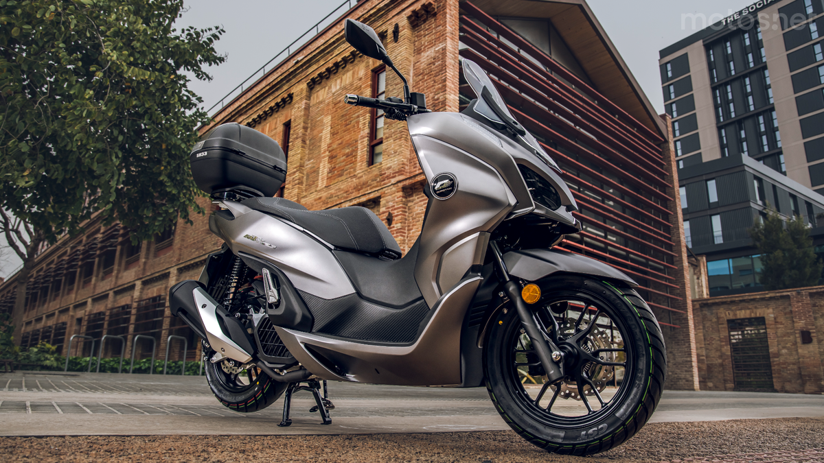 El QJ Motor MTX 125 2024 llega a un precio de 2.999€ | Noticias motos.net