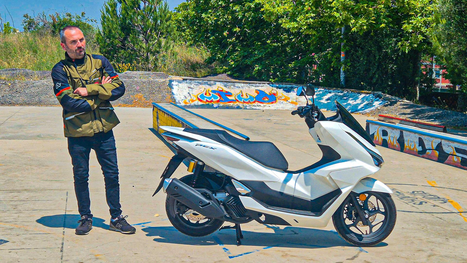 Nuevo Honda PCX 125 DX 2025 | Noticias motos.net