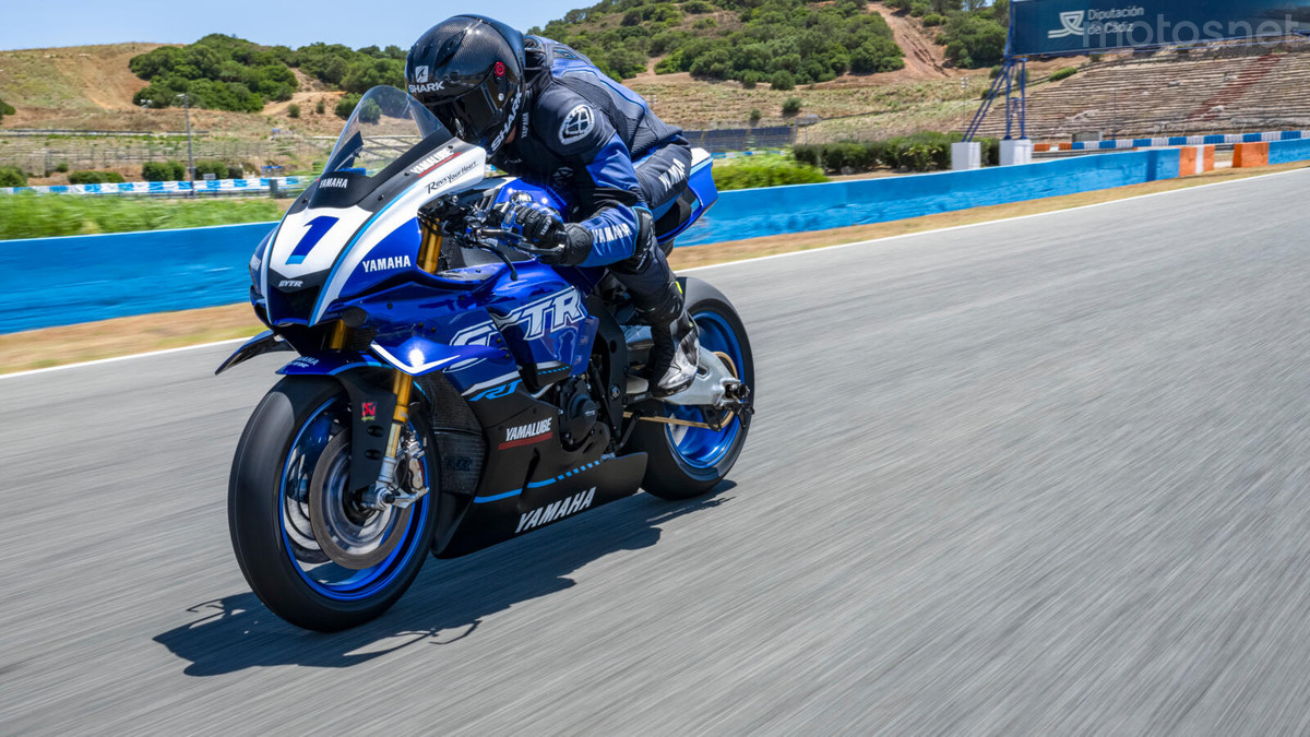 Nuevas Yamaha R1 Race y R1 GYTR 2025 | Noticias motos.net