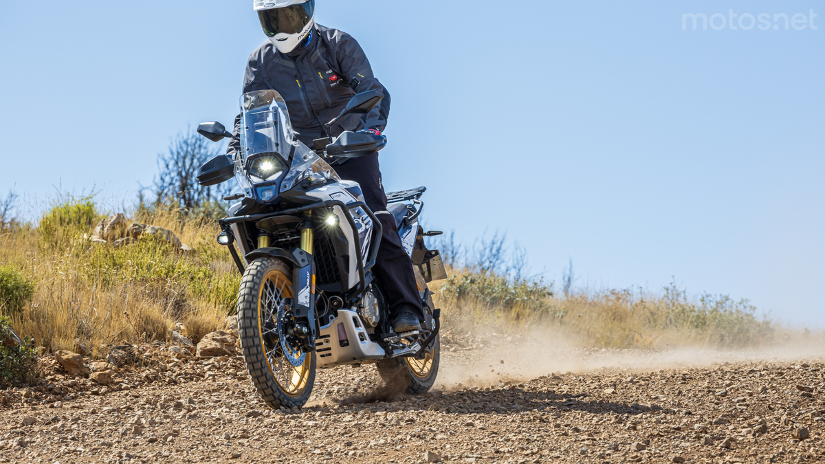 VOGE DS800X Rally: Rompiendo la baraja | Noticias motos.net